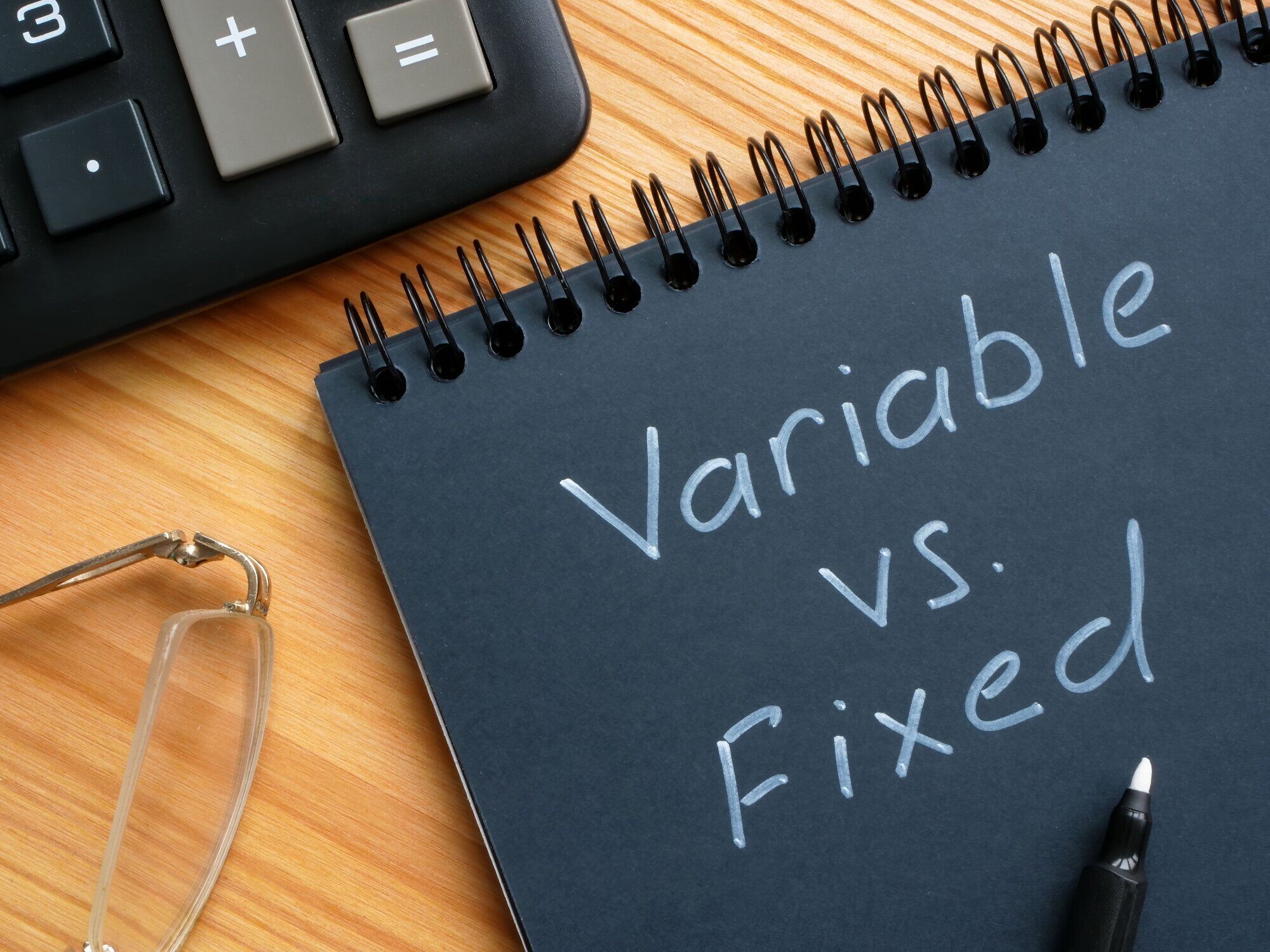 Variable versus fixed costs in construction estimating